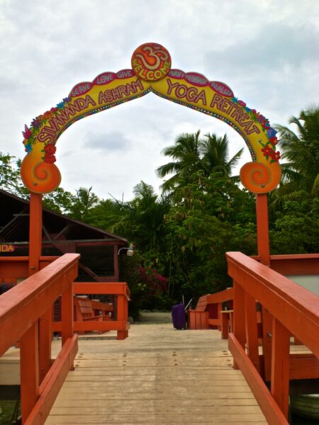 Sivananda Yoga Retreat in the Bahamas - Colors and Spices